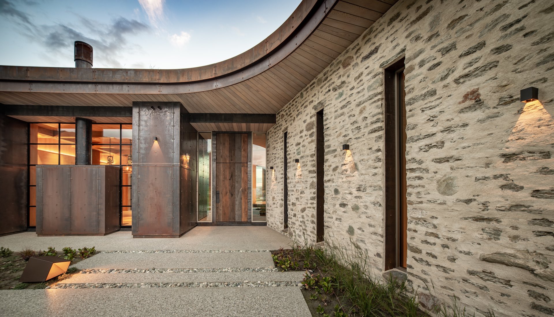 Saddle House