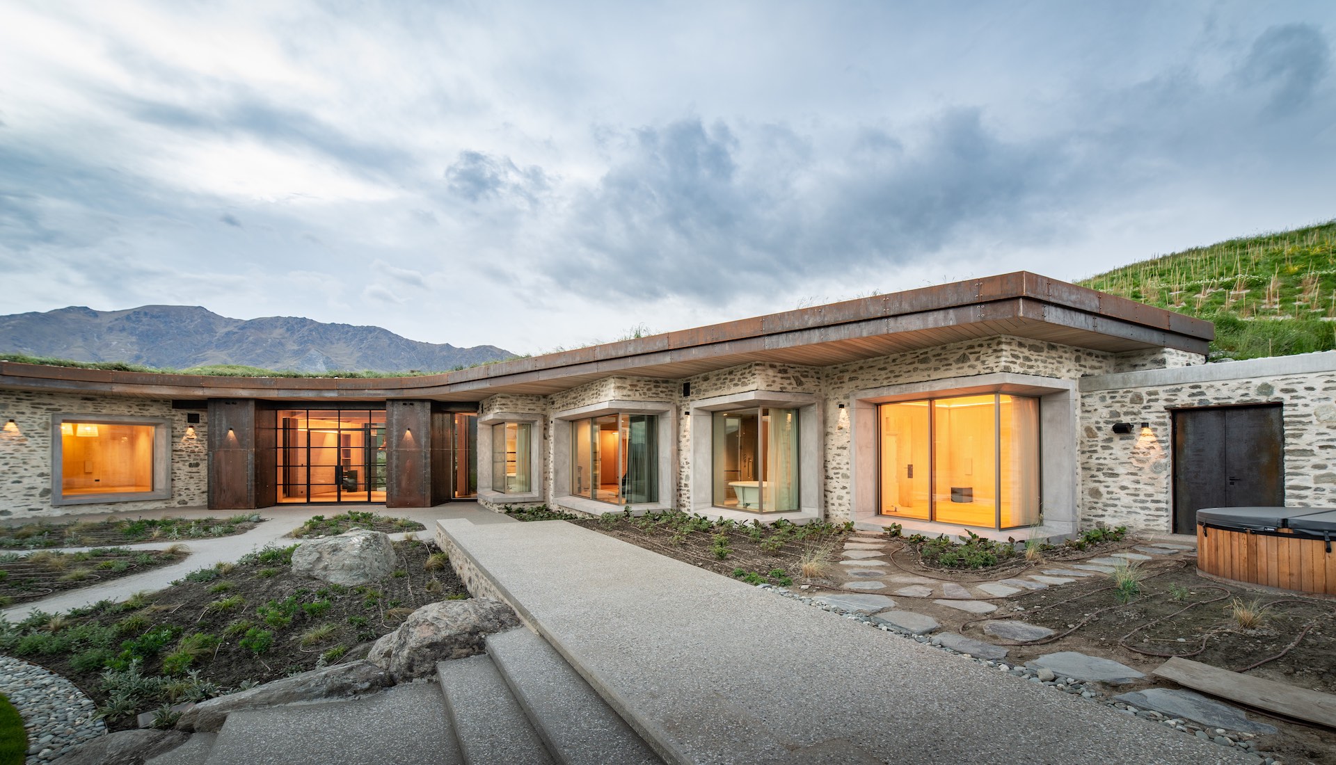 Saddle House